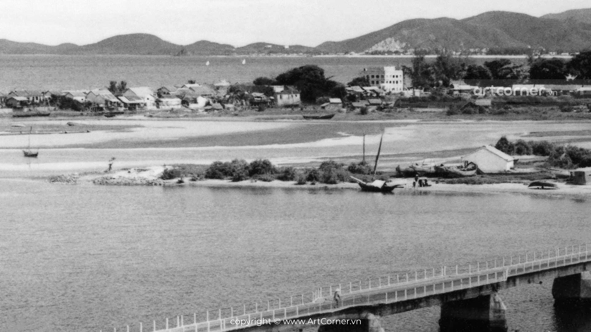 Cầu Xóm Bóng, Nha Trang (1957) - Nguyễn Bá Mậu - ArtCorner.vn